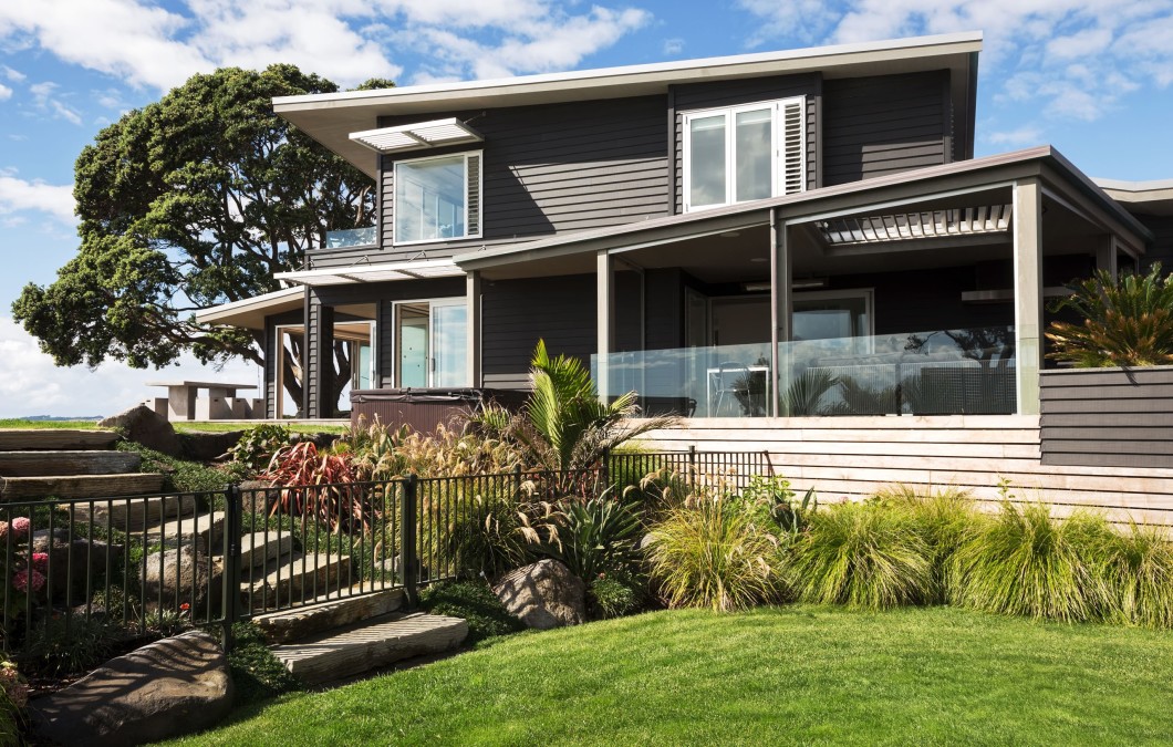 Red Beach House - Accoya - reSAWN TIMBER co.