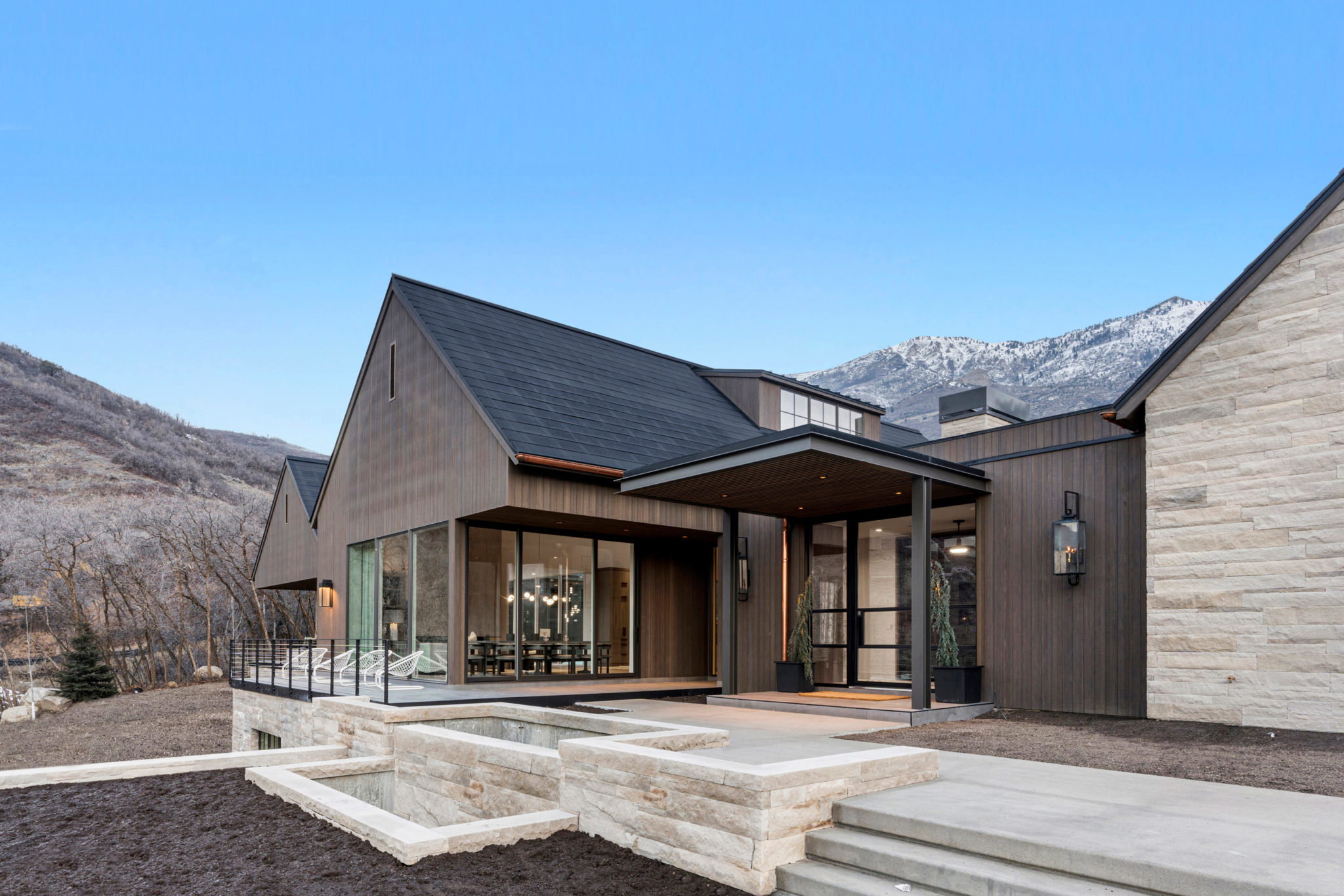 Three Falls Residence :: GRAPHITE Abodo® Vulcan Cladding