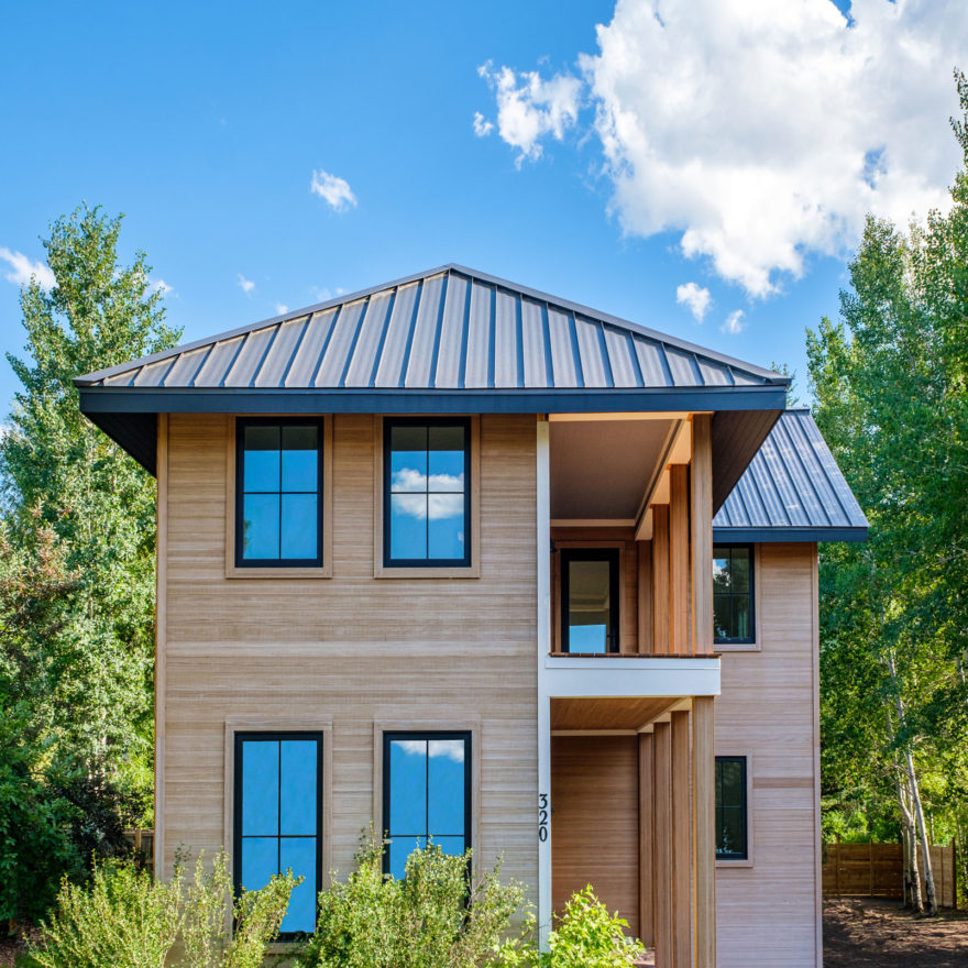 Three Falls Residence :: GRAPHITE Abodo® Vulcan Cladding