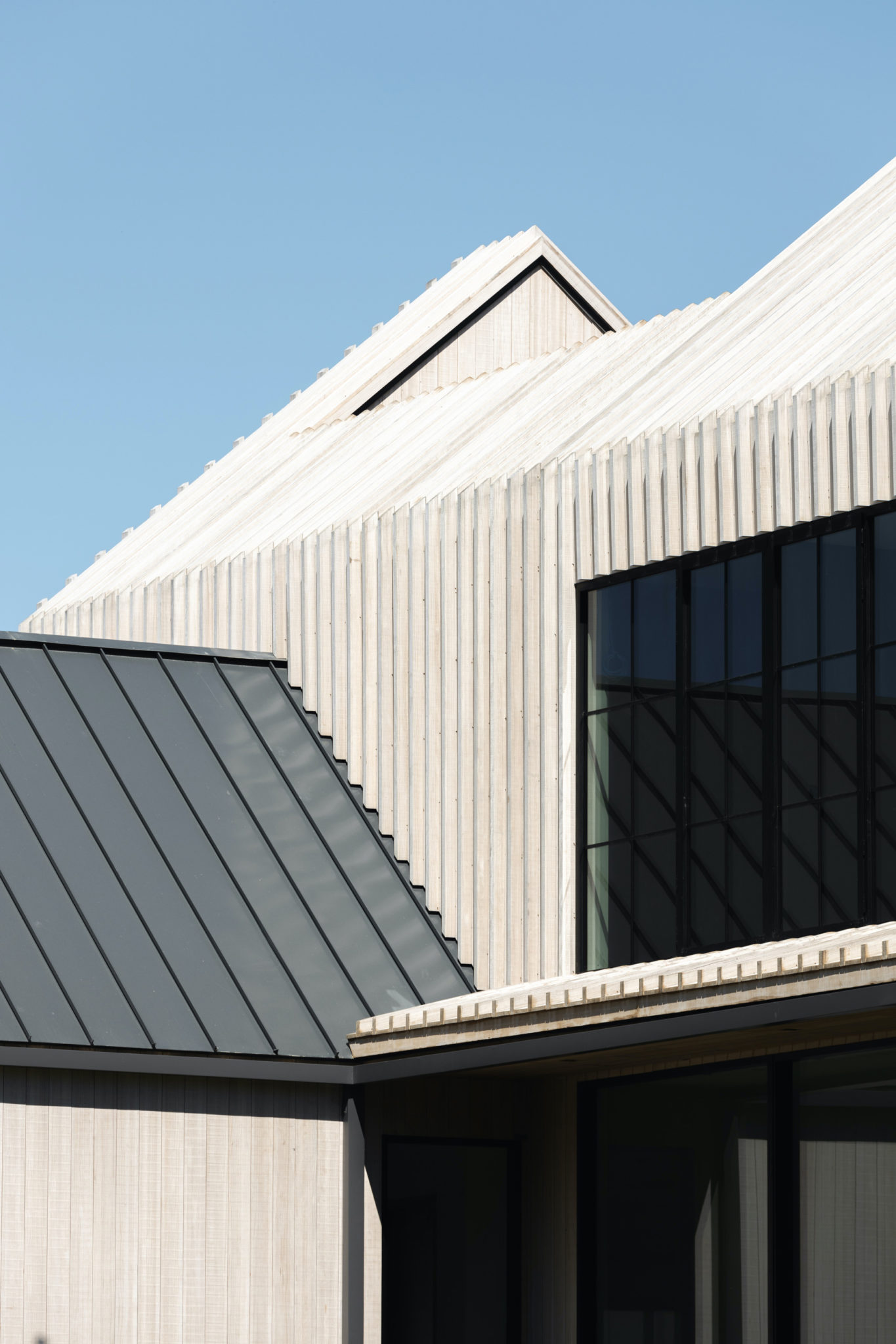 Twin Gables :: SiOO:X Abodo Vulcan Cladding - reSAWN TIMBER co.