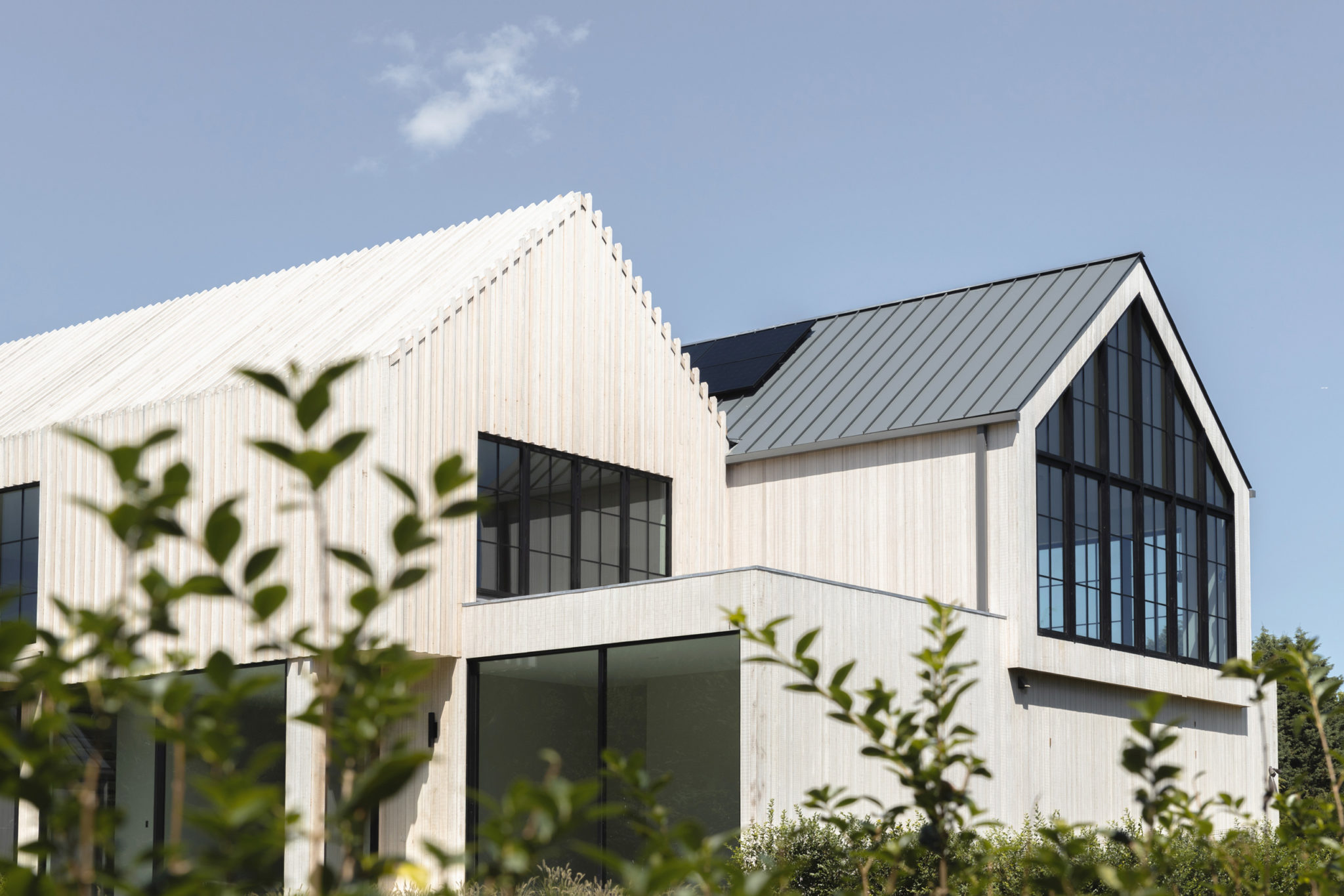 Twin Gables :: SiOO:X Abodo Vulcan Cladding - reSAWN TIMBER co.