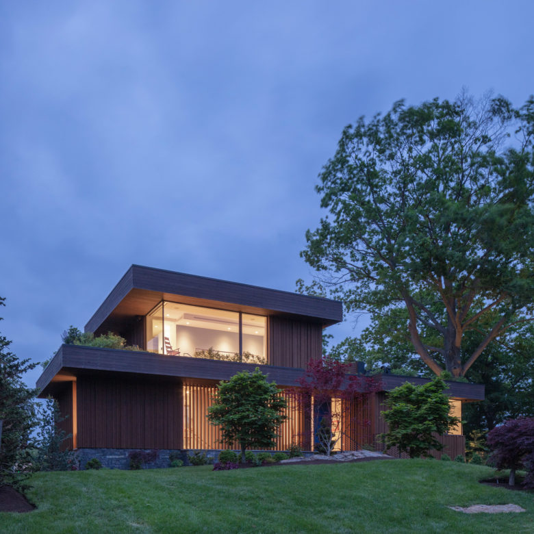 The Cantilever House :: TEAK Abodo® Vulcan Cladding