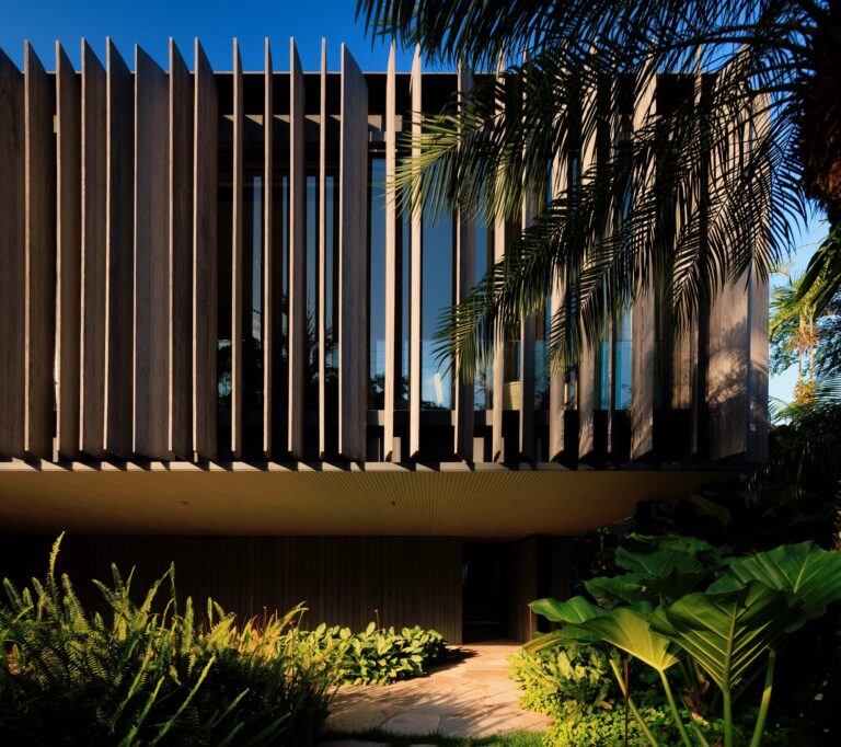 The Art and Functionality of Slats in Architectural Facade Design ...