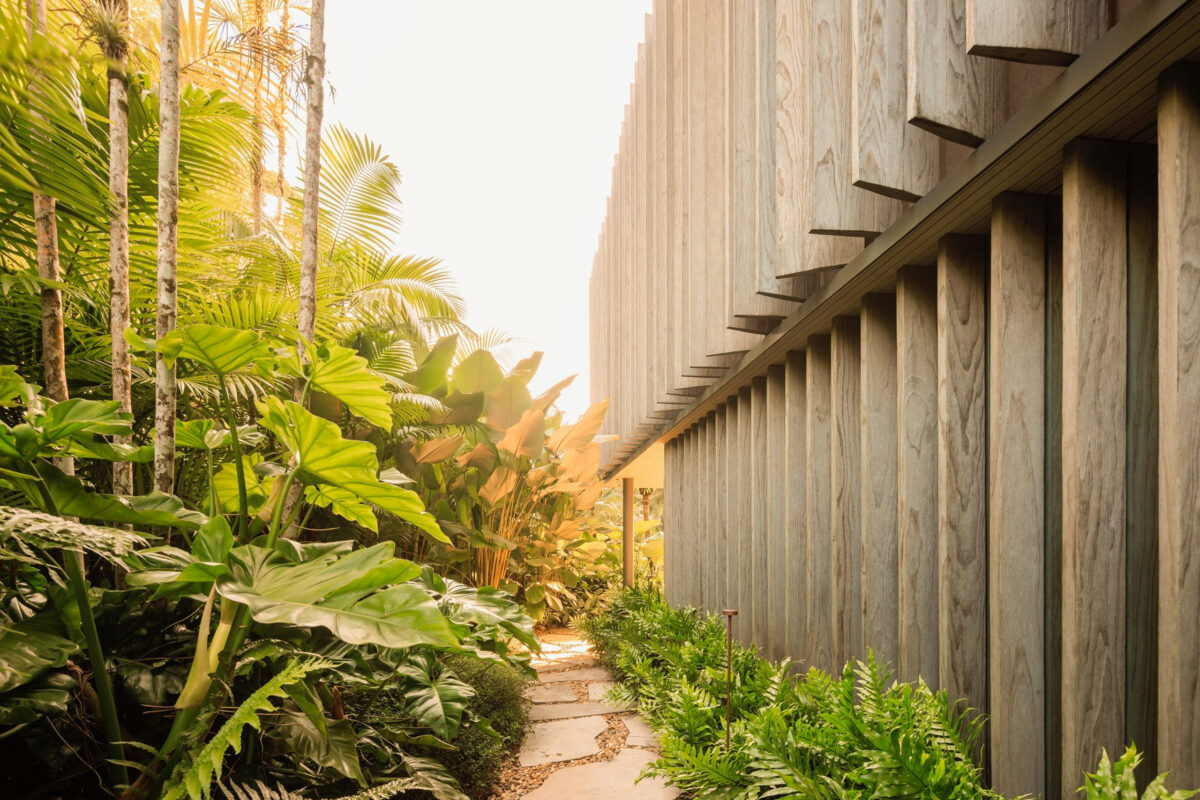 The Art and Functionality of Slats in Architectural Facade Design ...